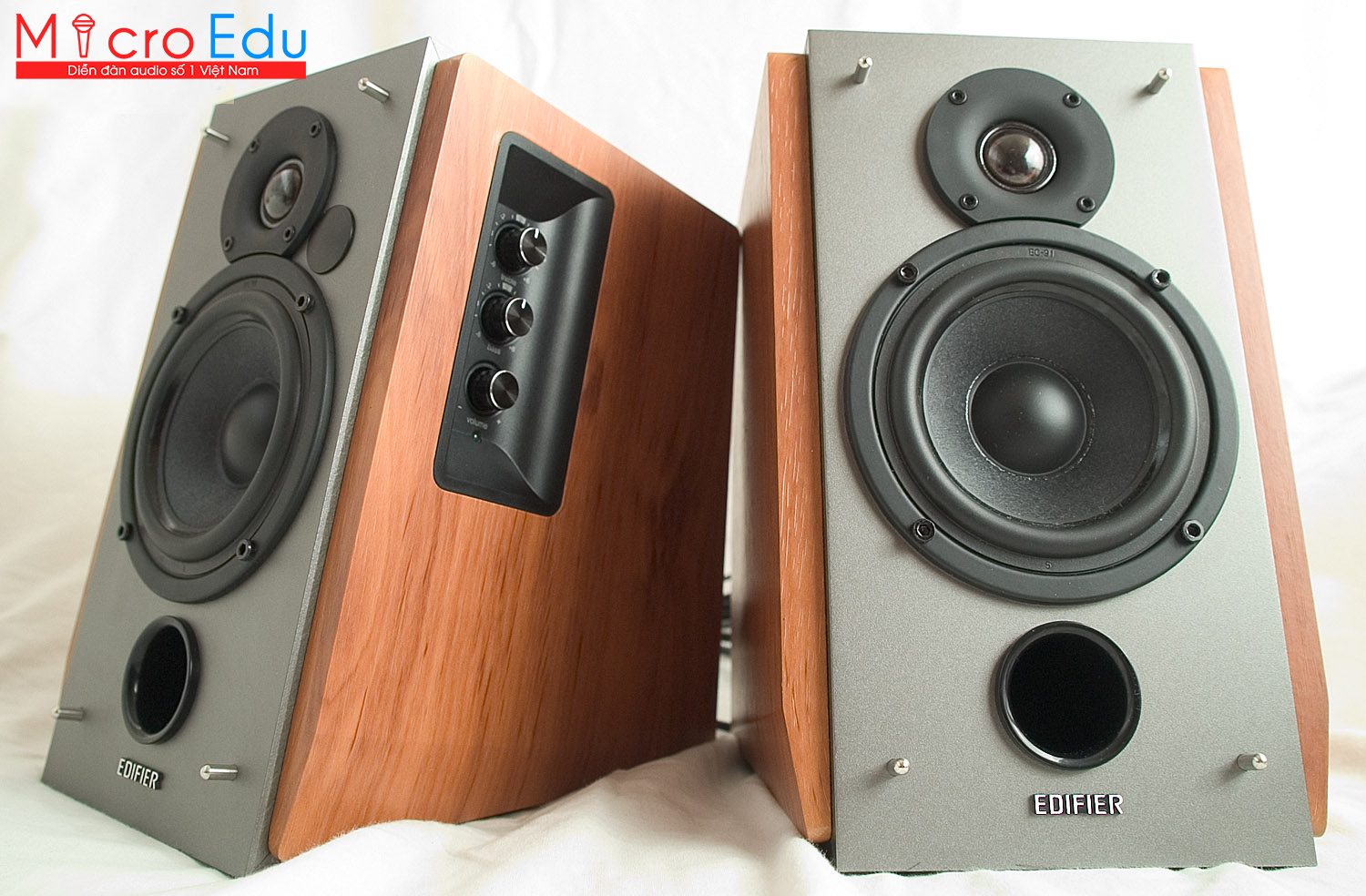 Edifier R1600Tiii Bản Nâng Cấp Hoàn Hảo Của EDIFIER R1200TII